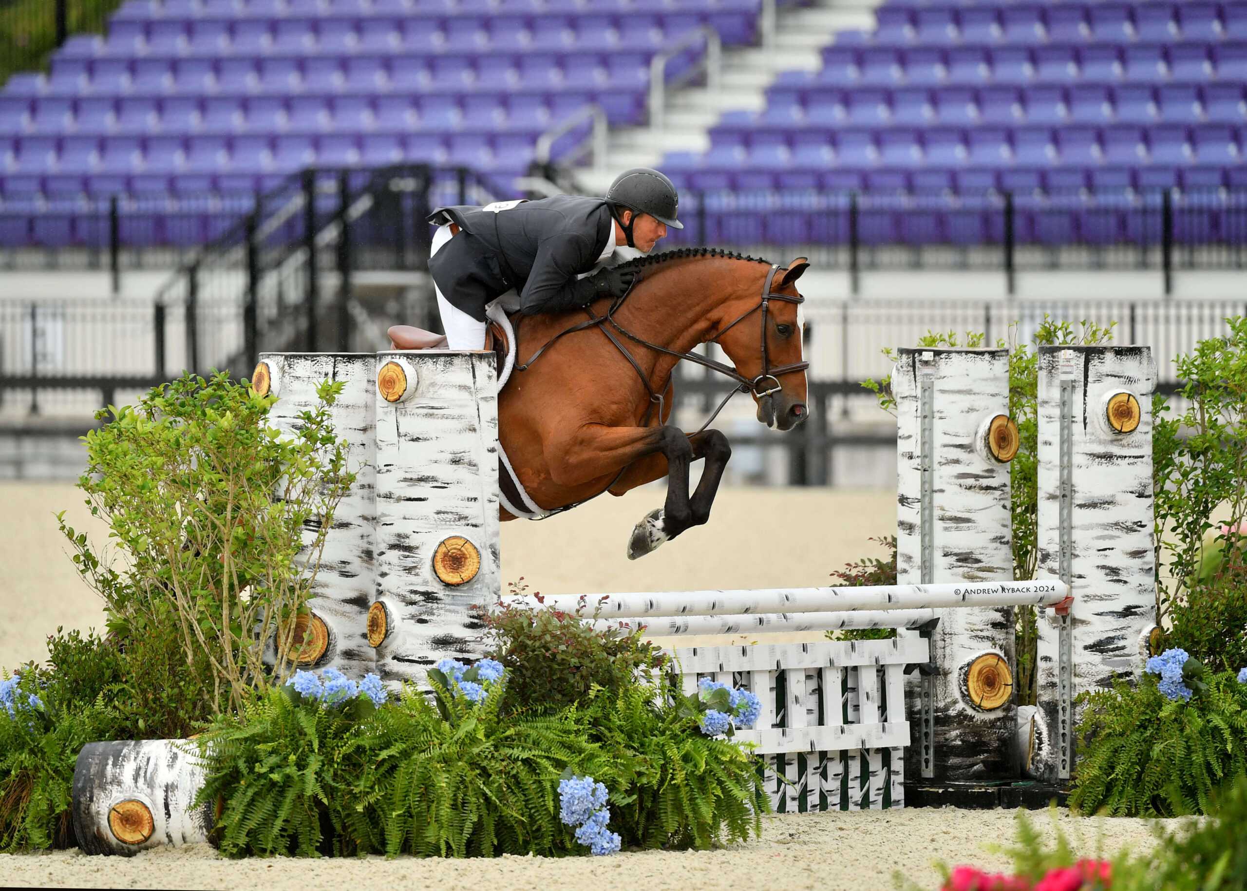 Timothy Maddrix and Hayley Waters Wear Score Wins in the Standlee/USHJA ...